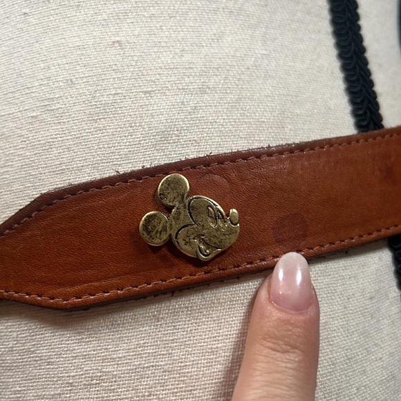 Disney | Accessories | Vintage Disney Leather Mickey Mouse Minnie Goofy ...